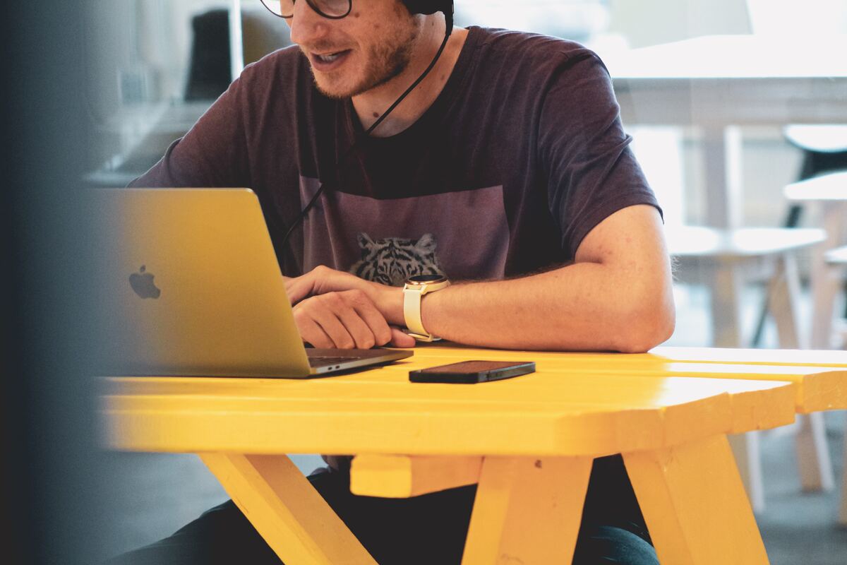 SEO Mentor: Ki az és miben segíthet egy SEO mentor? - David Kovacs